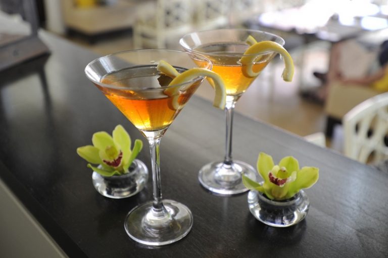 10 Delicious Cocktail Recipes to Wow Your Guests - Yahire Furniture ...